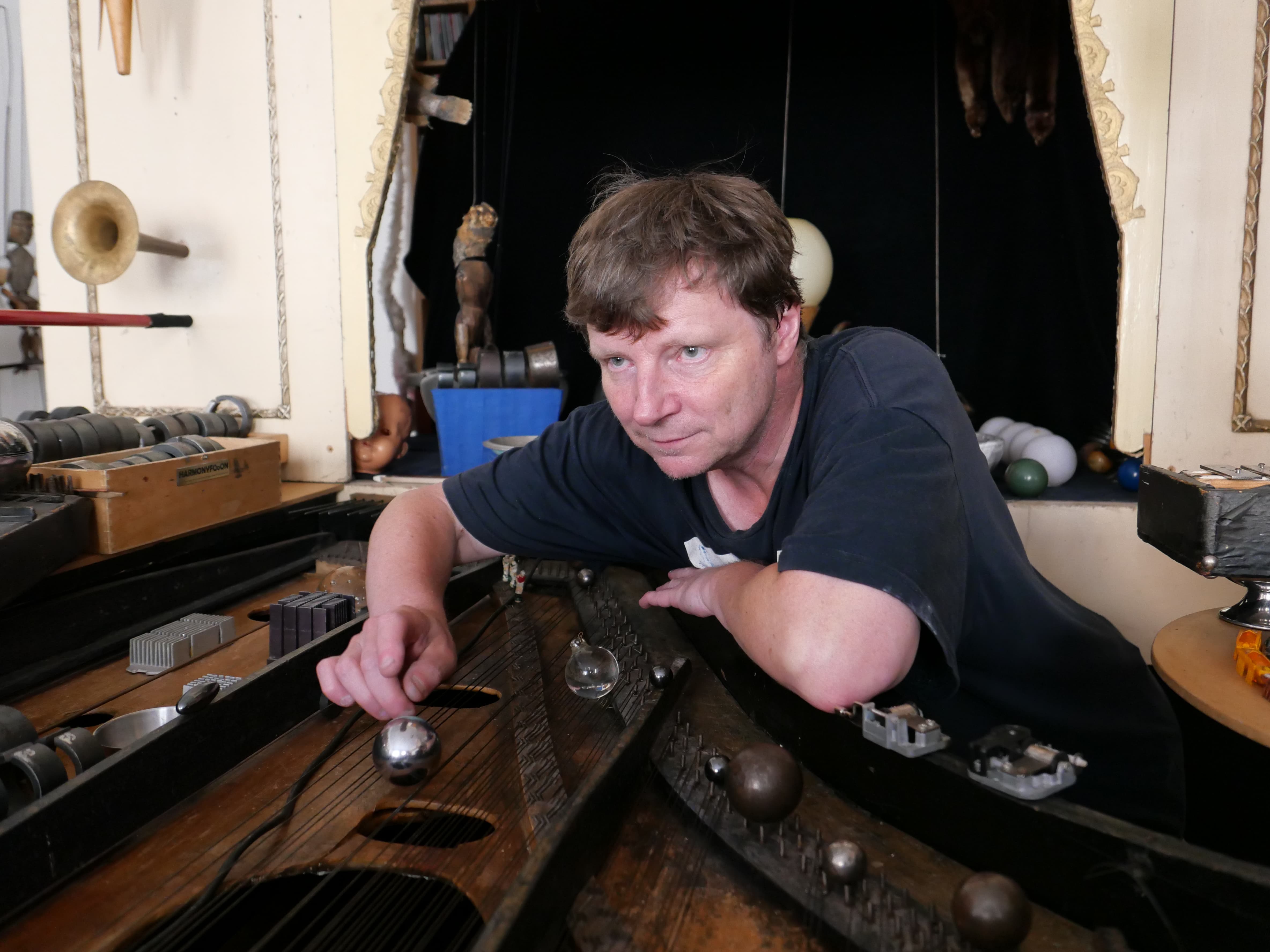 Umělec Petr Nikl | Galerie Magnus Art